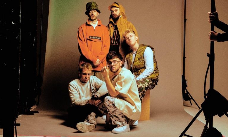 イージー・ライフ(Easy Life)：今年最注目の新人であり、UKバンドの枠組みからはみ出す5人組の魅力とは