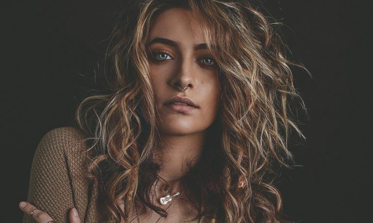 パリス・ジャクソン、デビュー・アルバム『wilted』発売